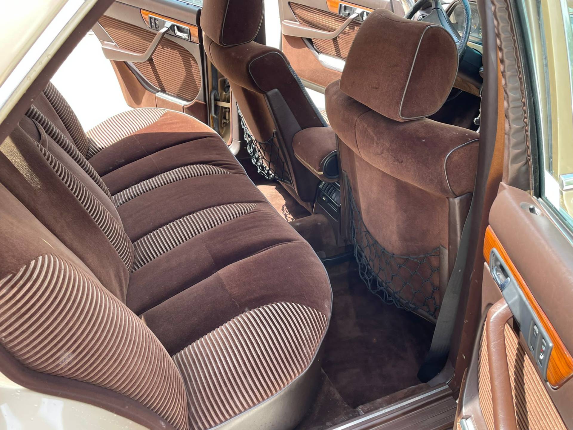 For Sale: Mercedes-Benz 380 SE (1981) offered for £5,122