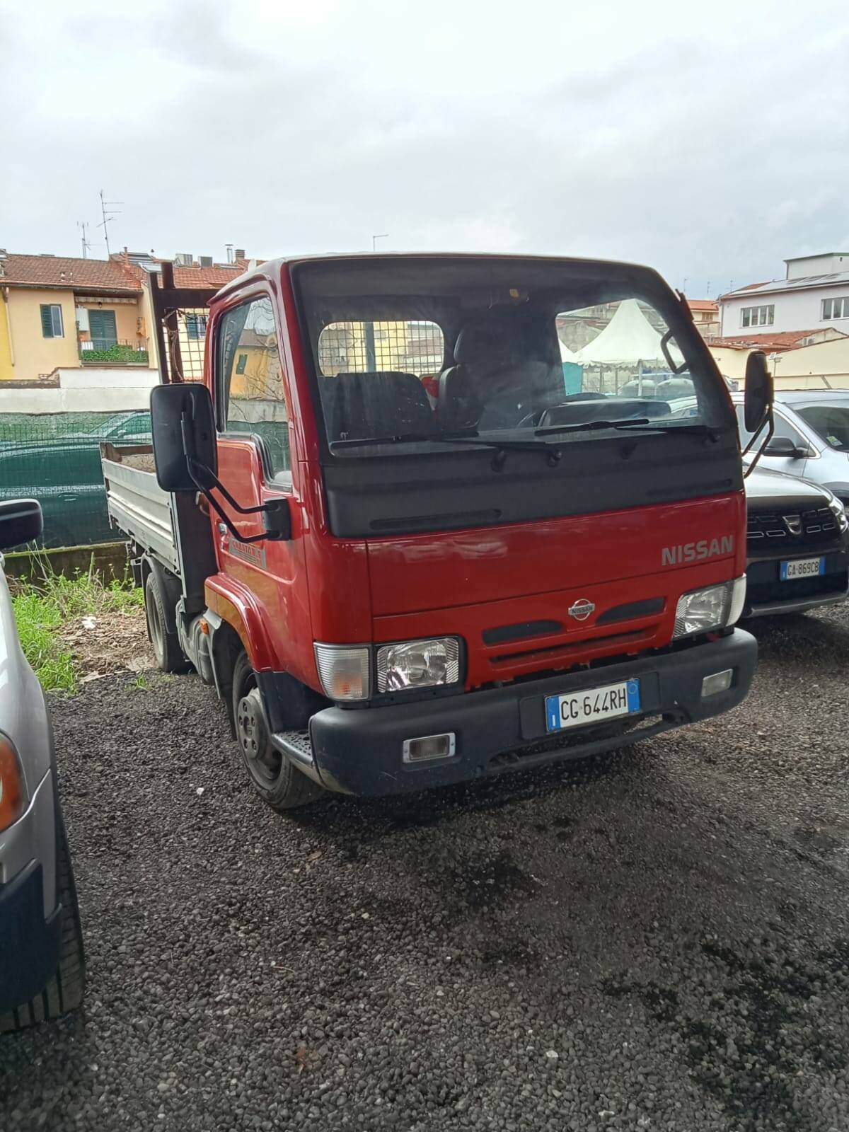 En venta: Nissan Cabstar (2003) offered for 9000