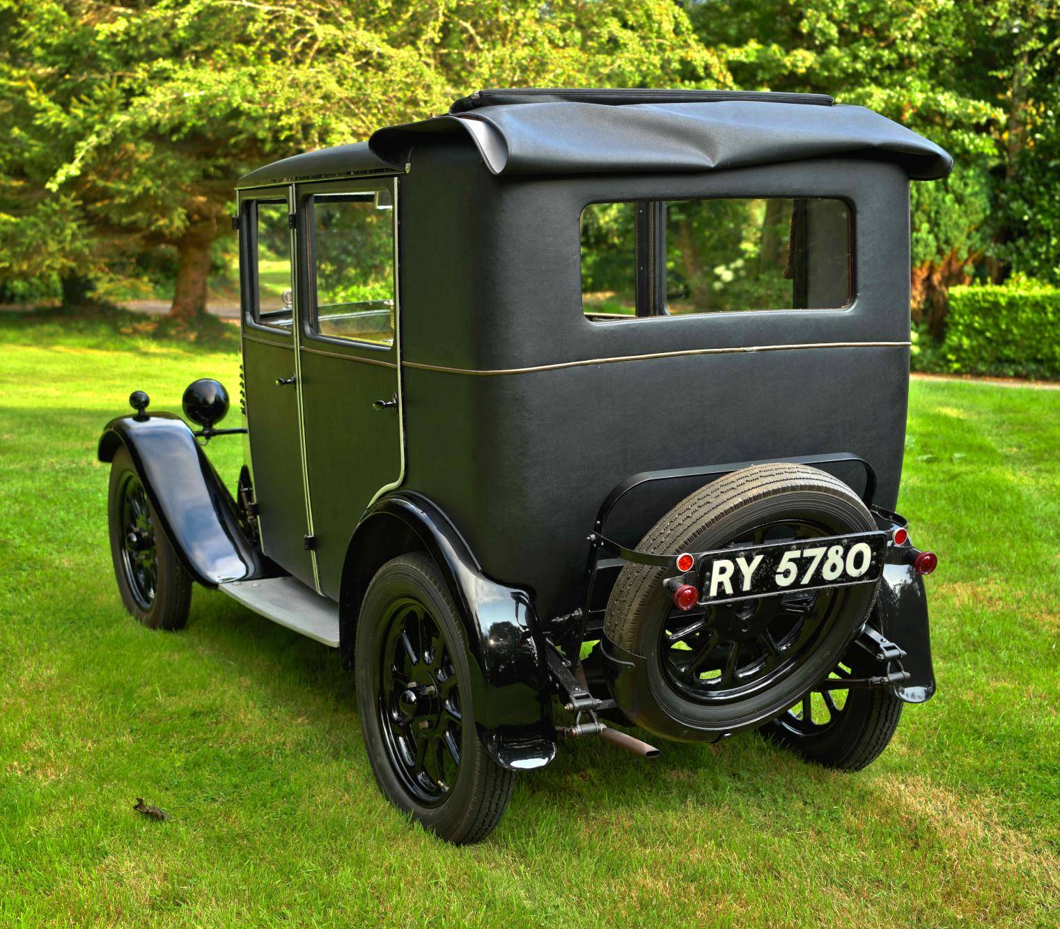 En Venta: Standard Nine (1927) ofrecido por 22.212 EUR