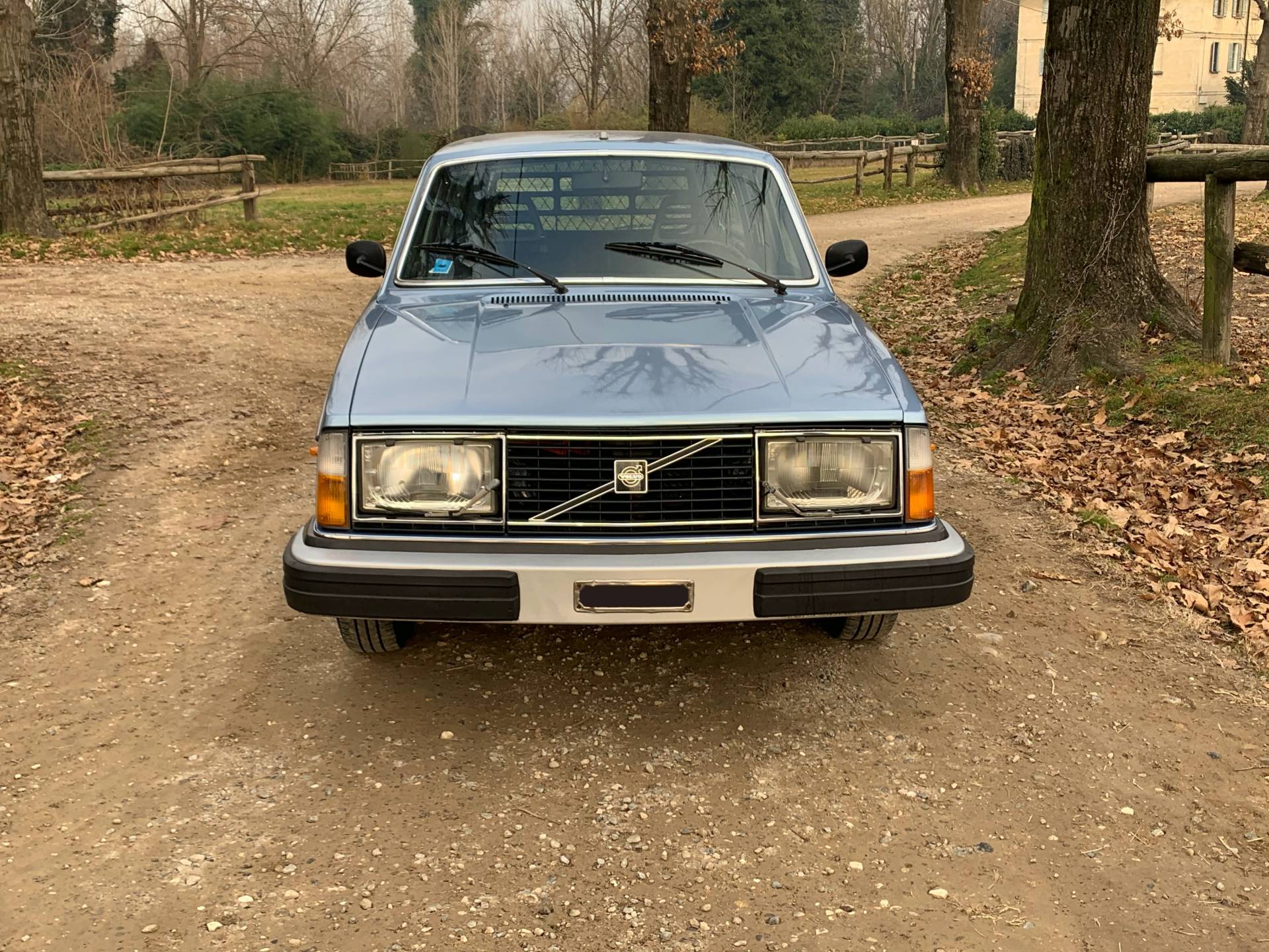For Sale: Volvo 242 (1979) offered for GBP 7,632