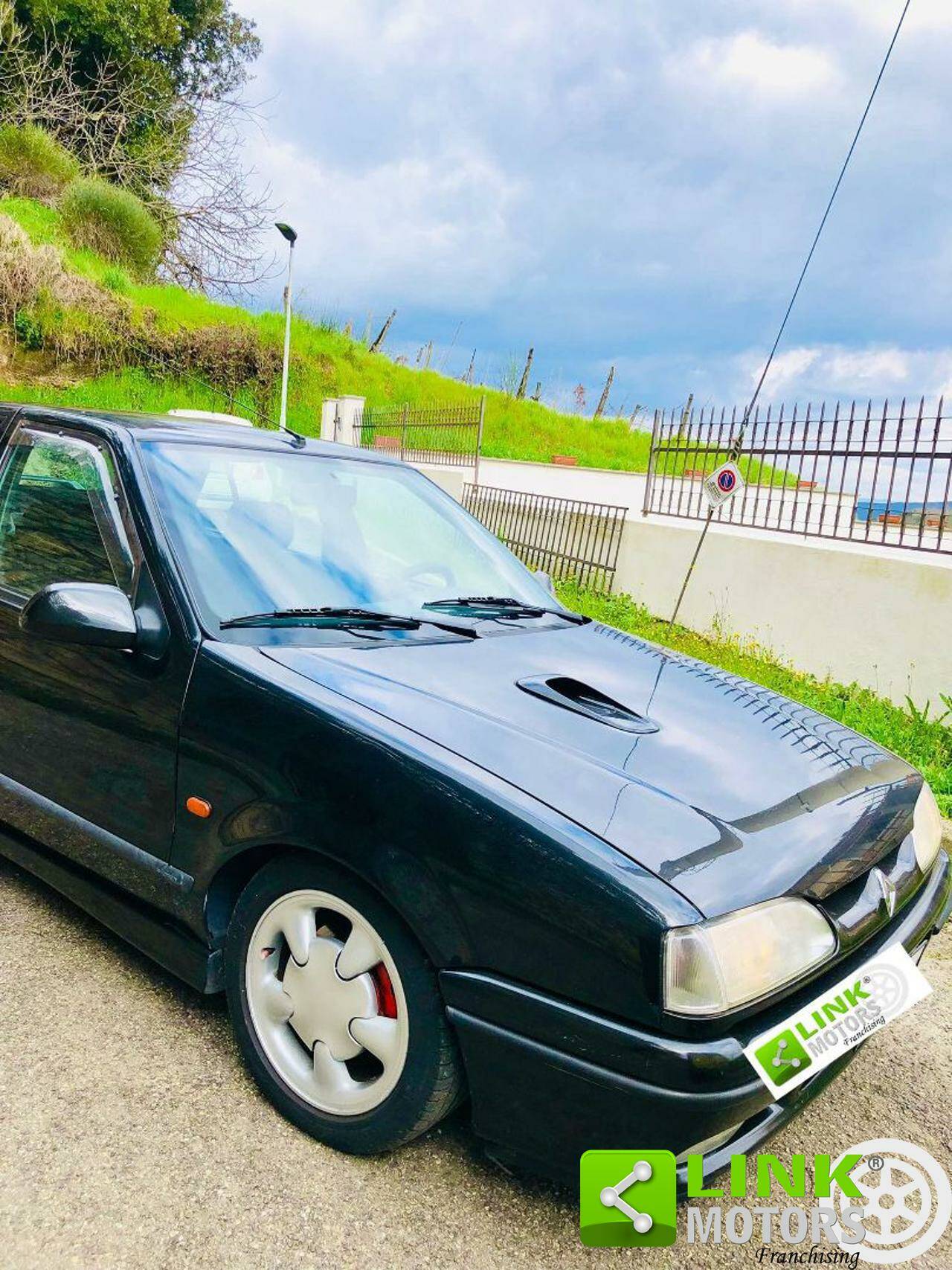 For Sale: Renault R 19 16V (1993) offered for £7,516