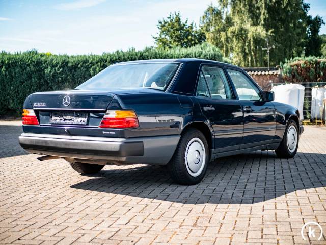 Mercedes-Benz E-Class Classic Cars for Sale - Classic Trader