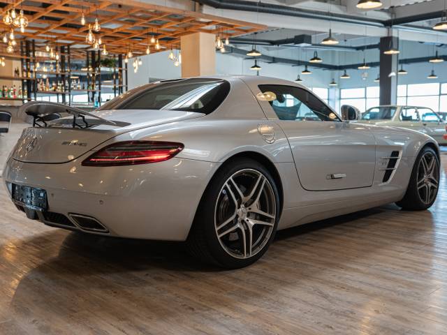 Mercedes-Benz SLS AMG Oldtimer kaufen - Classic Trader
