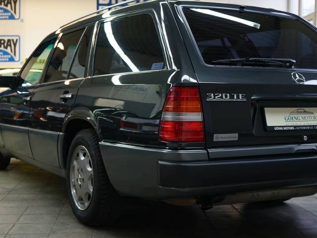 Mercedes-Benz E-Class Classic Cars for Sale - Classic Trader