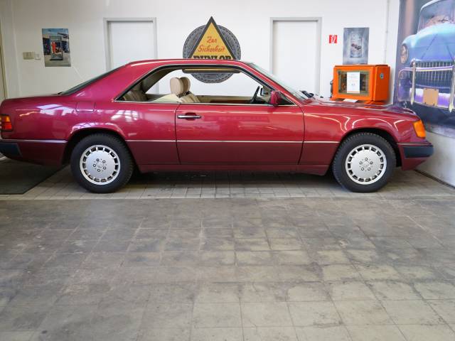 Mercedes-Benz E-Class Classic Cars for Sale - Classic Trader