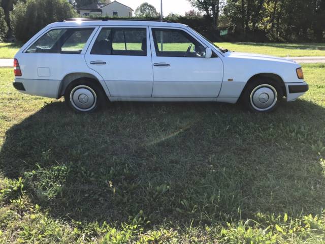 Mercedes-Benz E-Class Classic Cars for Sale - Classic Trader