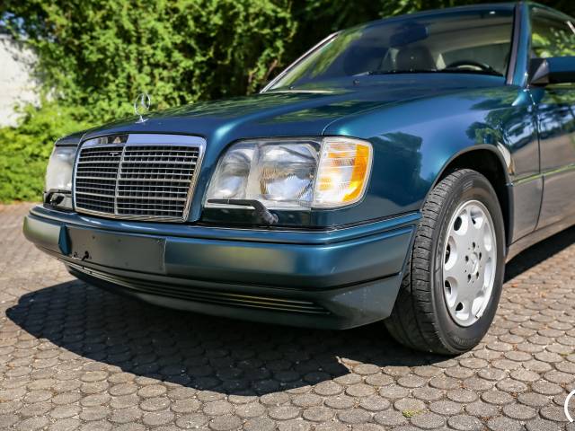 Mercedes-Benz E-Class Classic Cars for Sale - Classic Trader