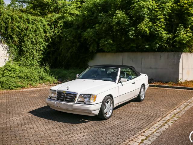 Mercedes-Benz E-Class Classic Cars for Sale - Classic Trader