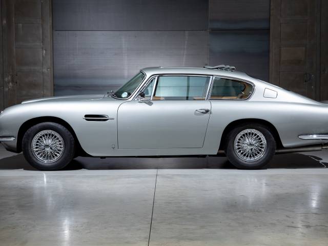 Aston Martin DB 6 Classic Cars for Sale - Classic Trader