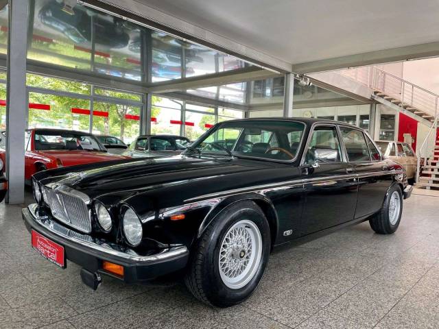 Jaguar XJ Classic Cars for Sale - Classic Trader