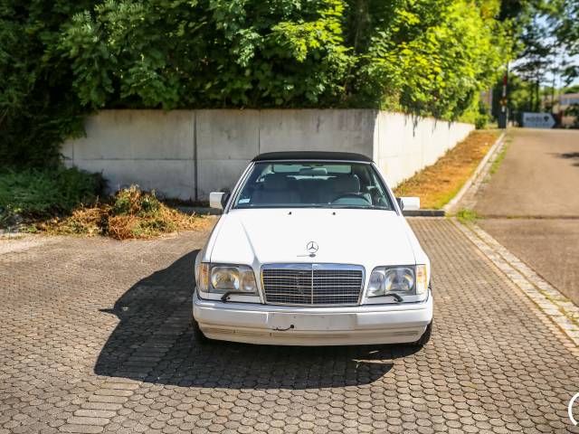 Mercedes-Benz E-Class Classic Cars for Sale - Classic Trader