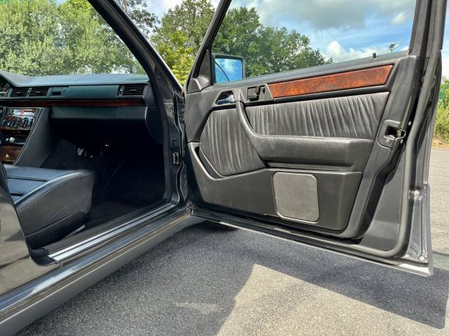 Mercedes-Benz E-Class Classic Cars for Sale - Classic Trader