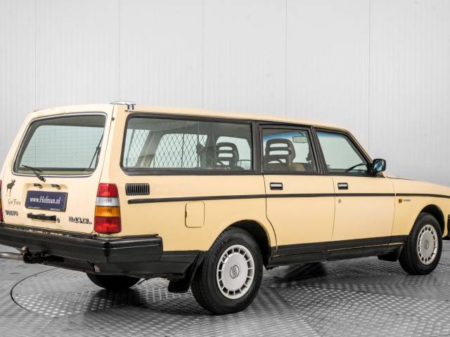 Volvo 240 Classic Cars for Sale - Classic Trader