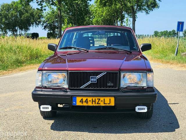 Volvo 240 Classic Cars for Sale - Classic Trader