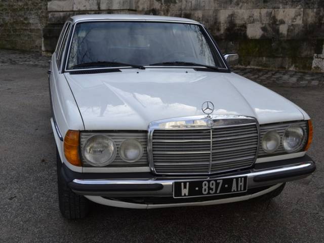 Mercedes-Benz 123 W 123 Classic Cars for Sale - Classic Trader