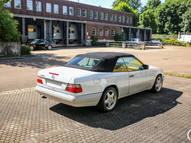 Mercedes-Benz E-Class Classic Cars for Sale - Classic Trader