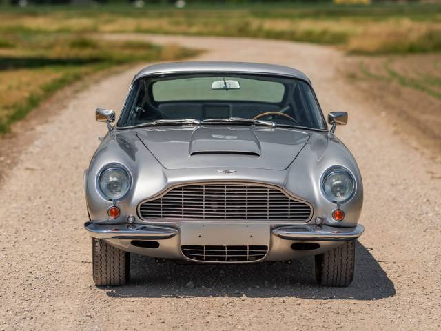 Aston Martin DB 6 Classic Cars for Sale - Classic Trader