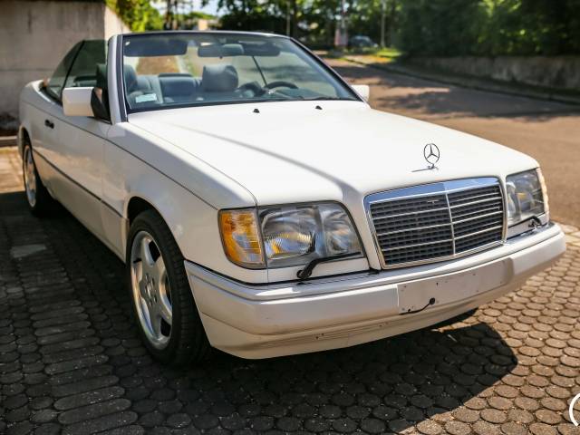 Mercedes-Benz E-Class Classic Cars for Sale - Classic Trader
