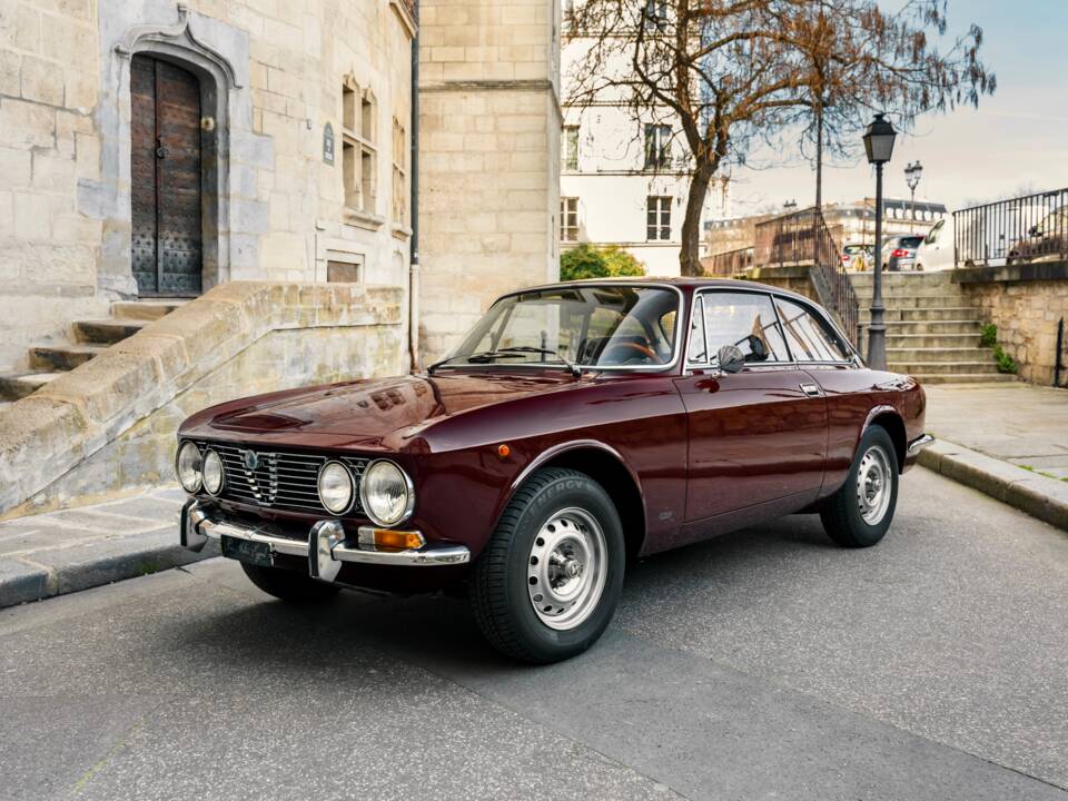 Te koop: Alfa Romeo 2000 GT Veloce (1973) aangeboden voor € 56.000