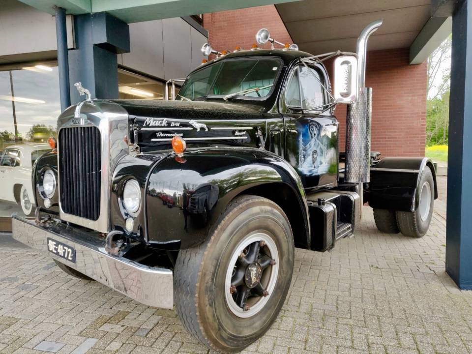 Mack M123 B61 Nutzfahrzeug Oldtimer kaufen - Classic Trader