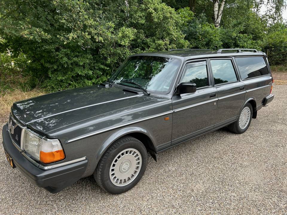 Volvo 240 Classic Cars for Sale - Classic Trader