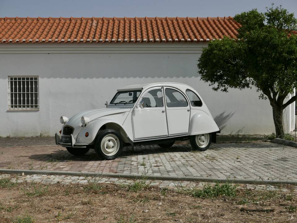 Citroën 2 CV Classic Cars for Sale - Classic Trader