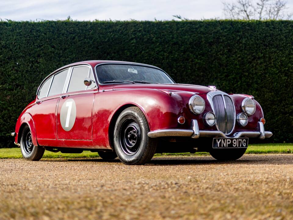 Daimler V8-250 Classic Cars for Sale | Classic Trader