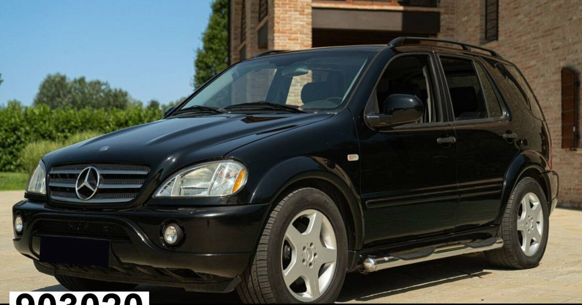 For Sale: Mercedes-Benz ML 55 AMG (2000) offered for $15,426