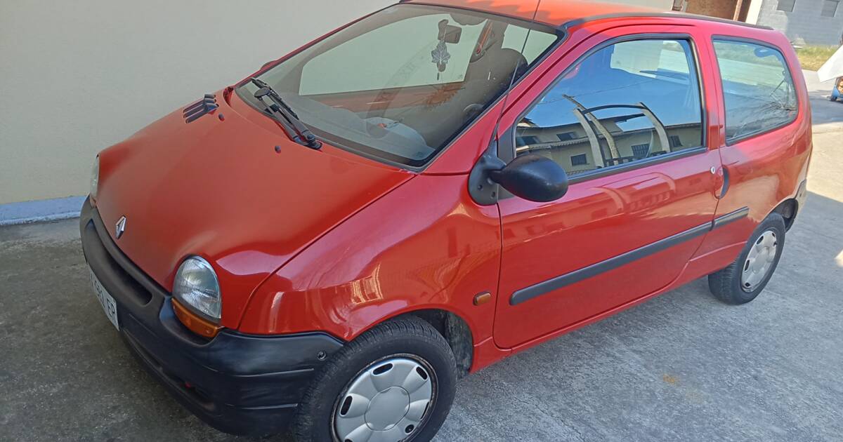 For Sale: Renault Twingo 1.2 (1998) offered for £2,432
