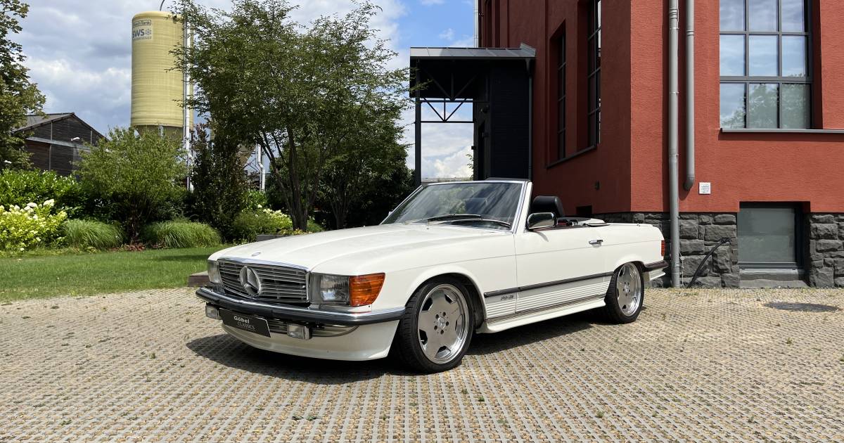 For Sale: Mercedes-Benz 500 SL (1985) offered for £49,816