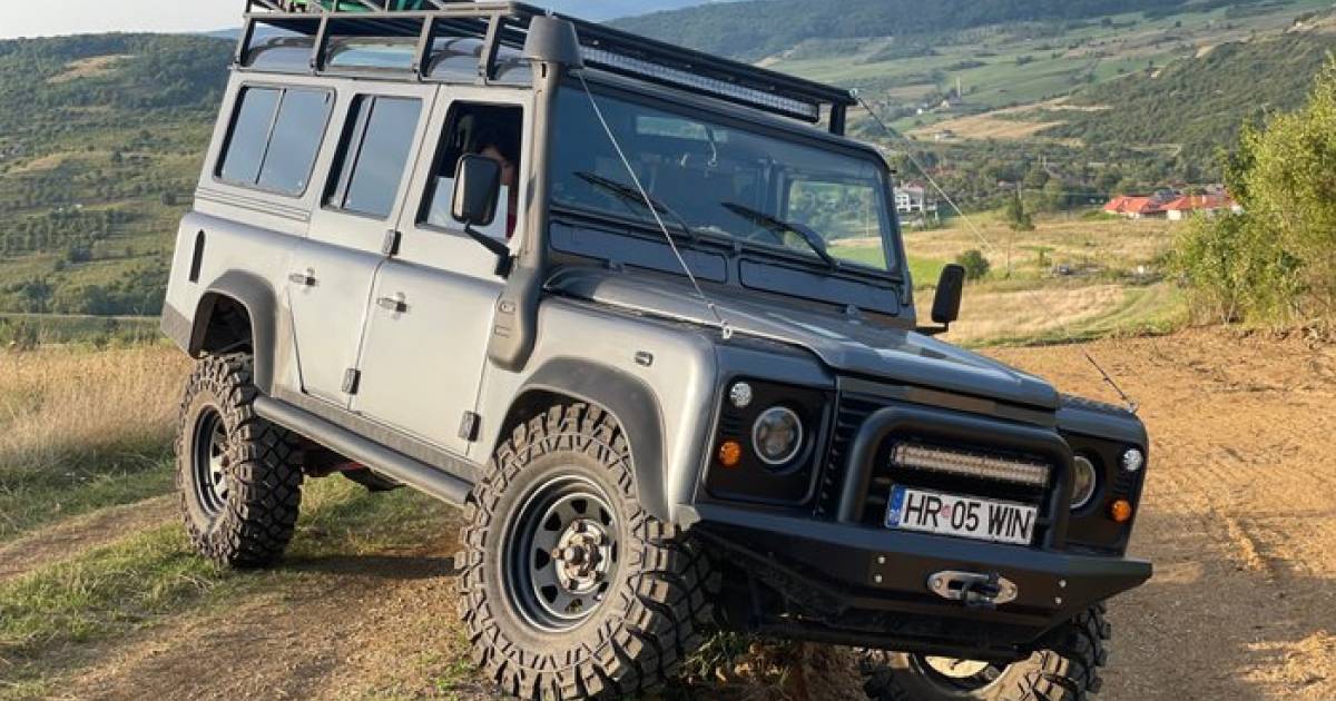 For Sale: Land Rover Defender 110 Td5 (1999) offered for Price on request