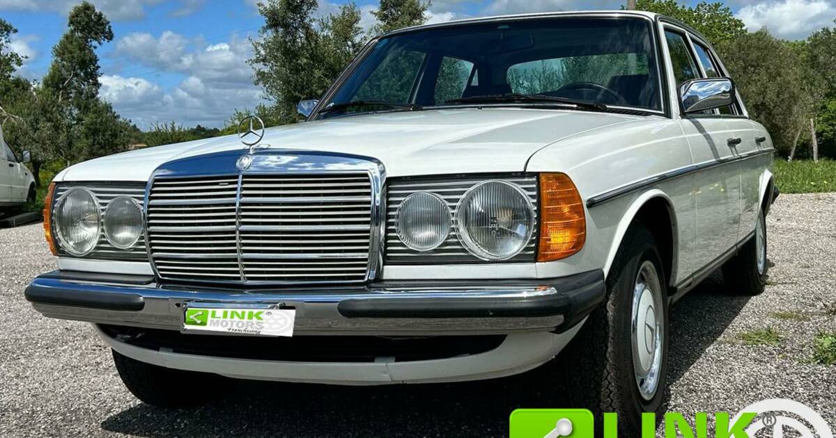 For Sale: Mercedes-Benz 200 (1981) offered for £10,297