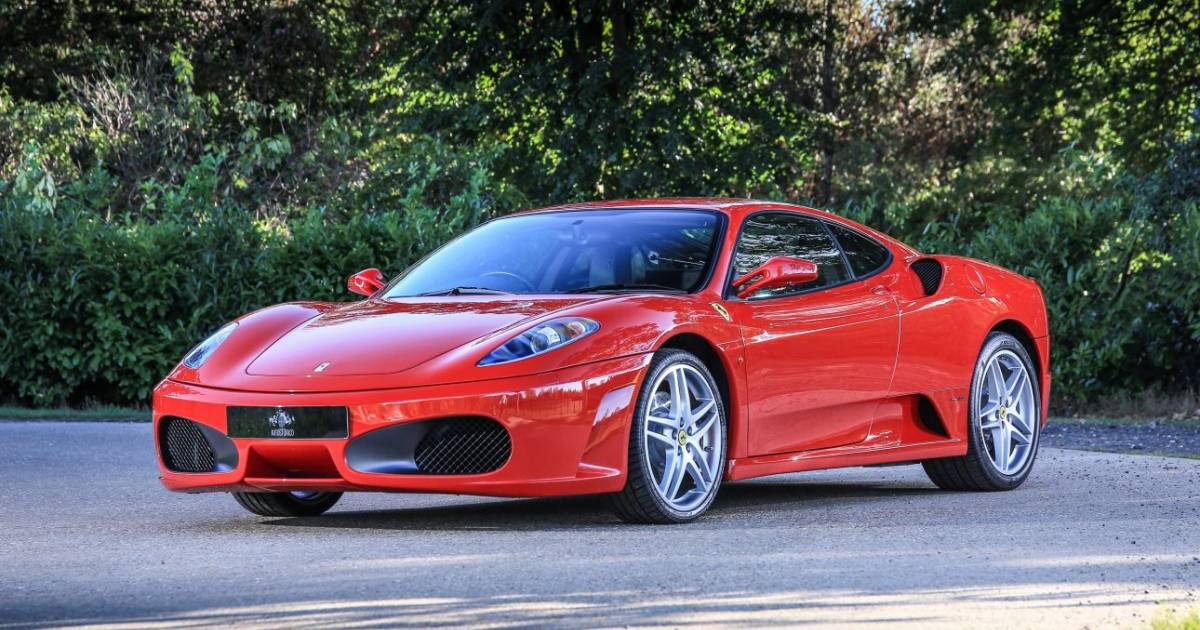 That's one of the worst attempts at a fake Ferrari I've ever seen ...