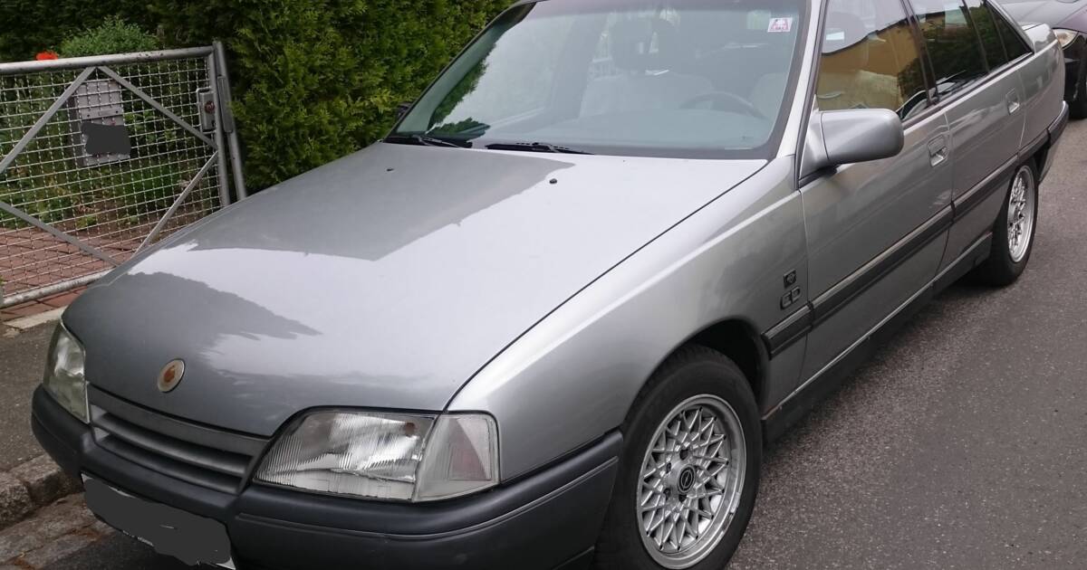 For Sale: Opel Omega 2,0i (1993) offered for €1,499