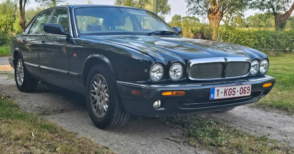 For Sale: Jaguar XJ 8 Sovereign (2002) offered for £3,272