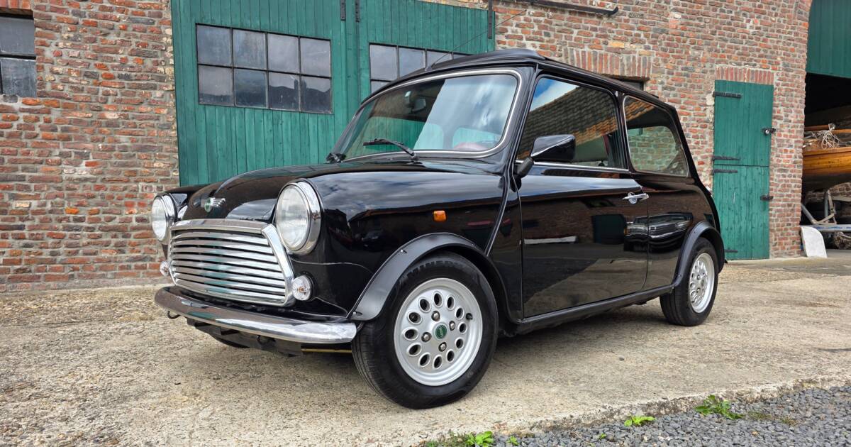 For Sale: Mini Cooper 1.3i MPI (2000) offered for £21,850