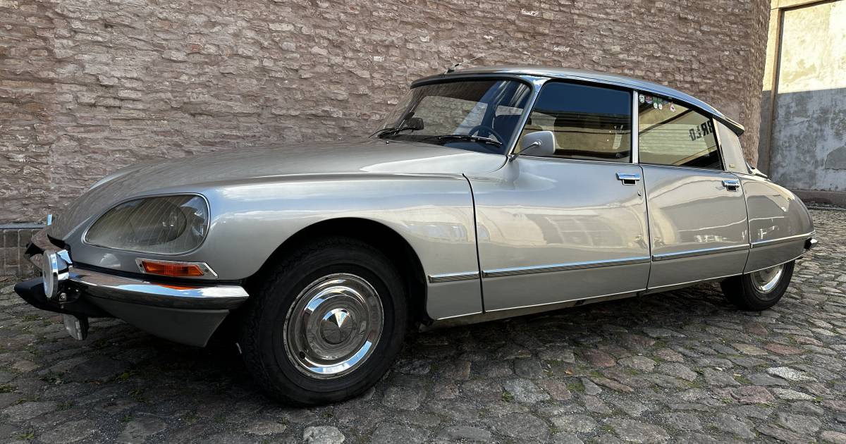 For Sale: Citroën DS 23 Pallas IE (1973) offered for €41,000