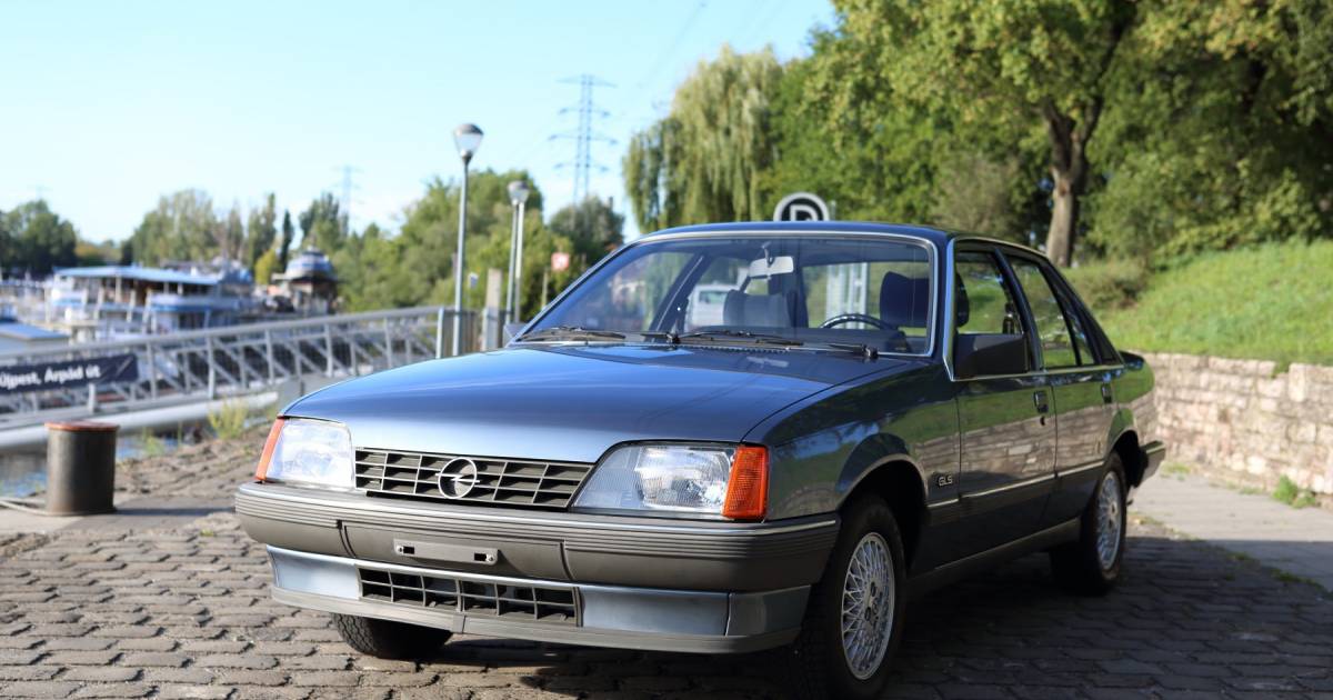 For Sale: Opel Rekord 2,2i (1986) offered for GBP 8,526