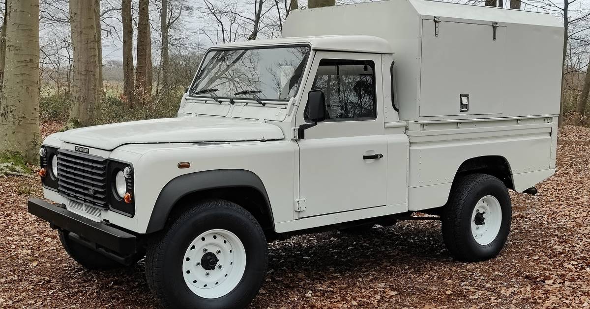 For Sale: Land Rover Defender 110 Td5 (2007) offered for $44,168