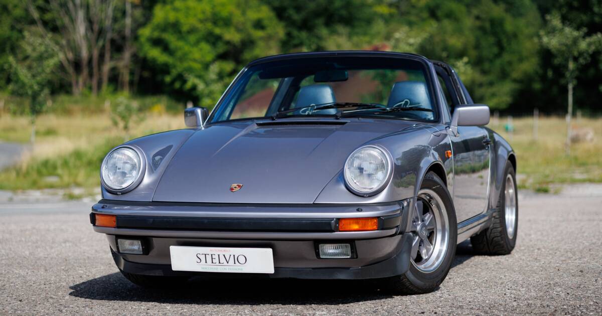 For Sale: Porsche 911 Carrera 3.2 "#250.000 911" (1988) offered for £80,211