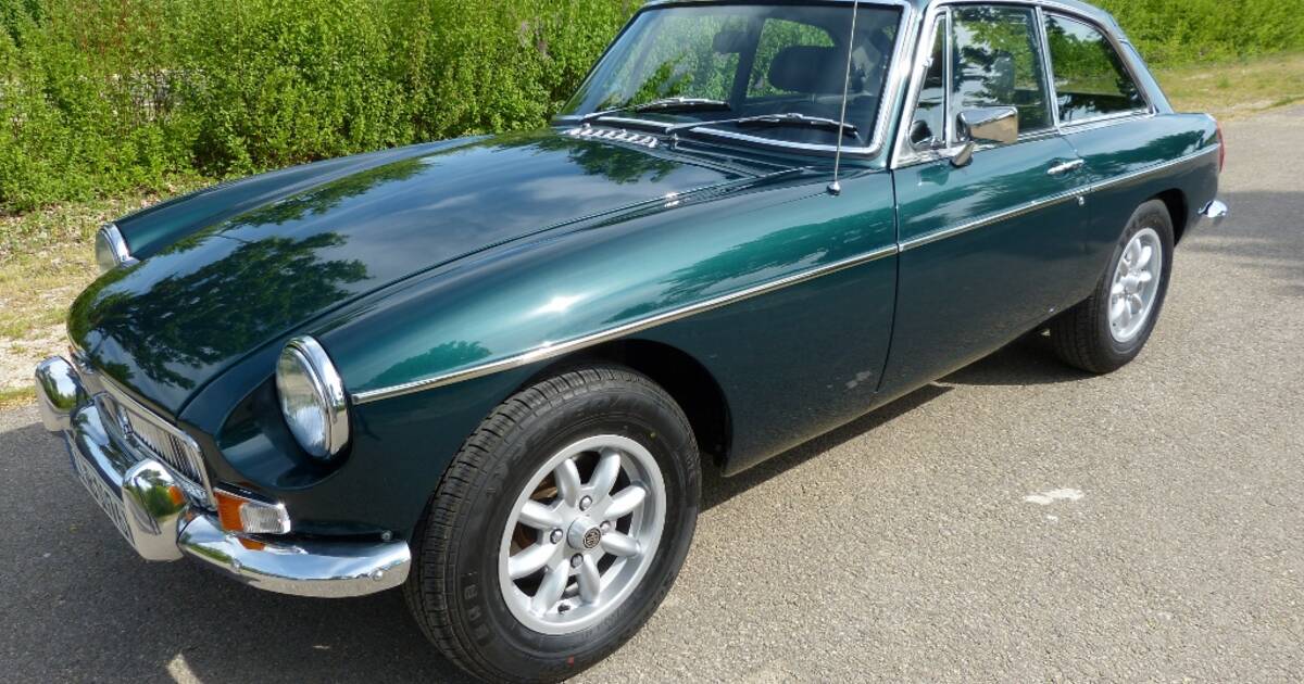 For Sale: MG MGB GT (1976) offered for £20,325