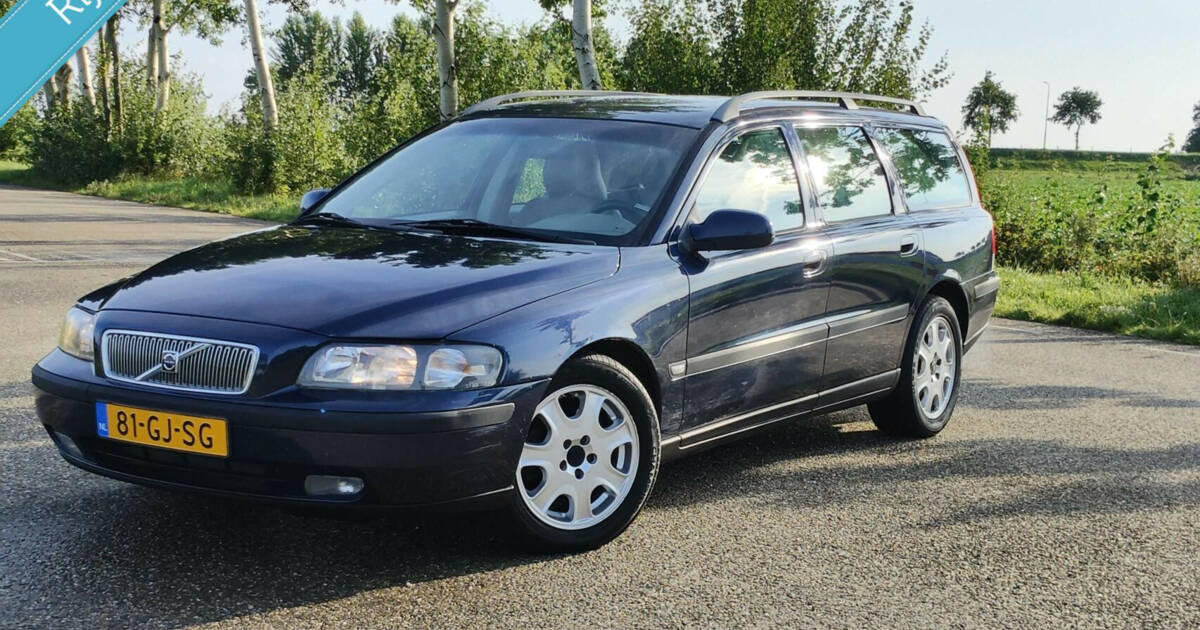 For Sale: Volvo V 70 2.4 (2000) offered for £3,869